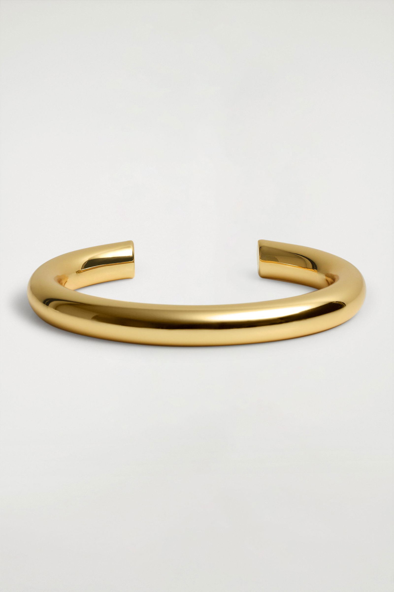 COS Oval Bangle in GOLD | endource