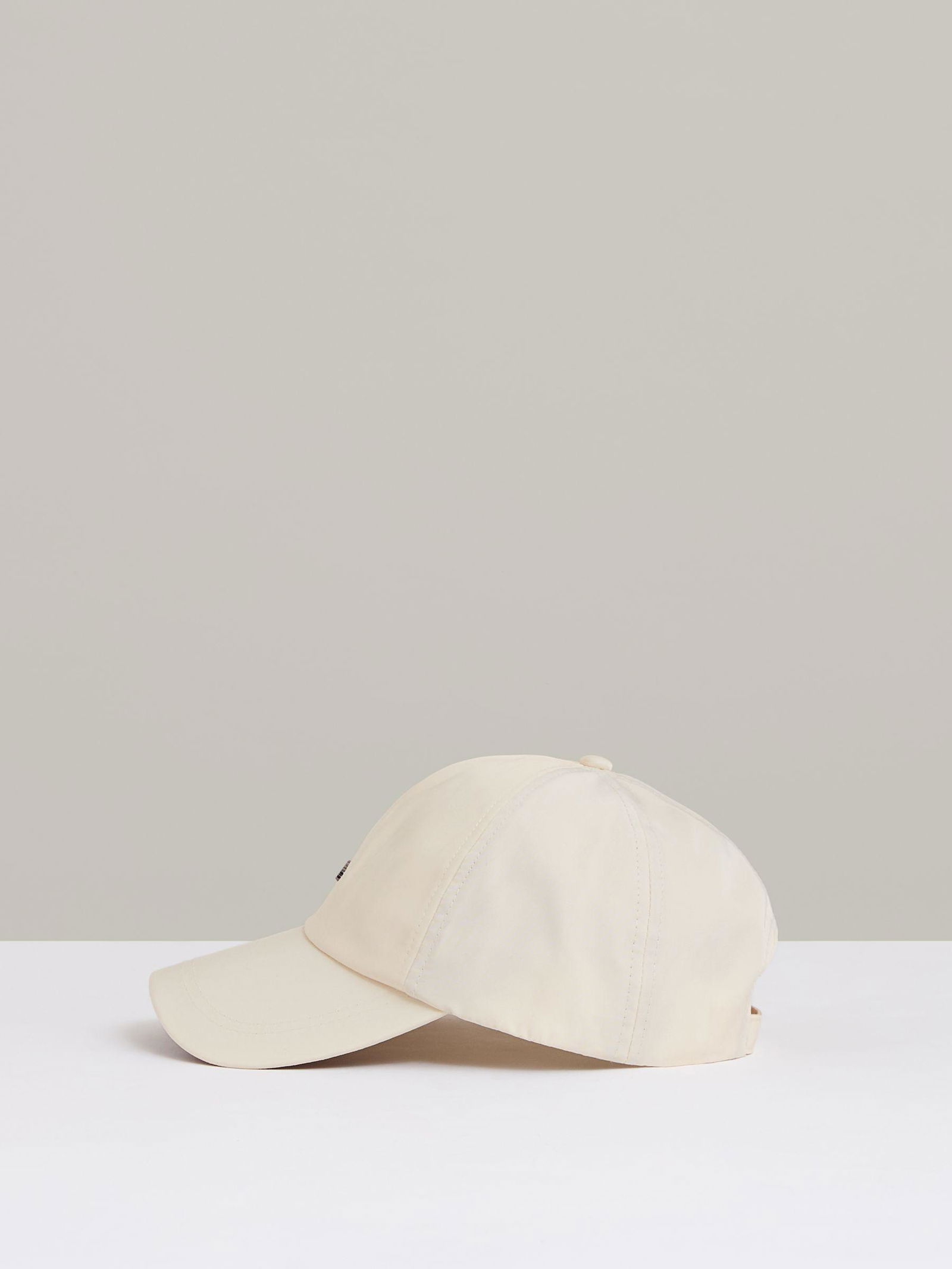 REISS Logo Lettering Baseball Cap in Ecru | endource