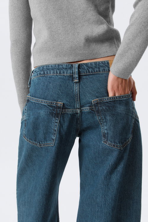 WEEKDAY High Waisted Curved-Yoke Barrel Jeans | endource