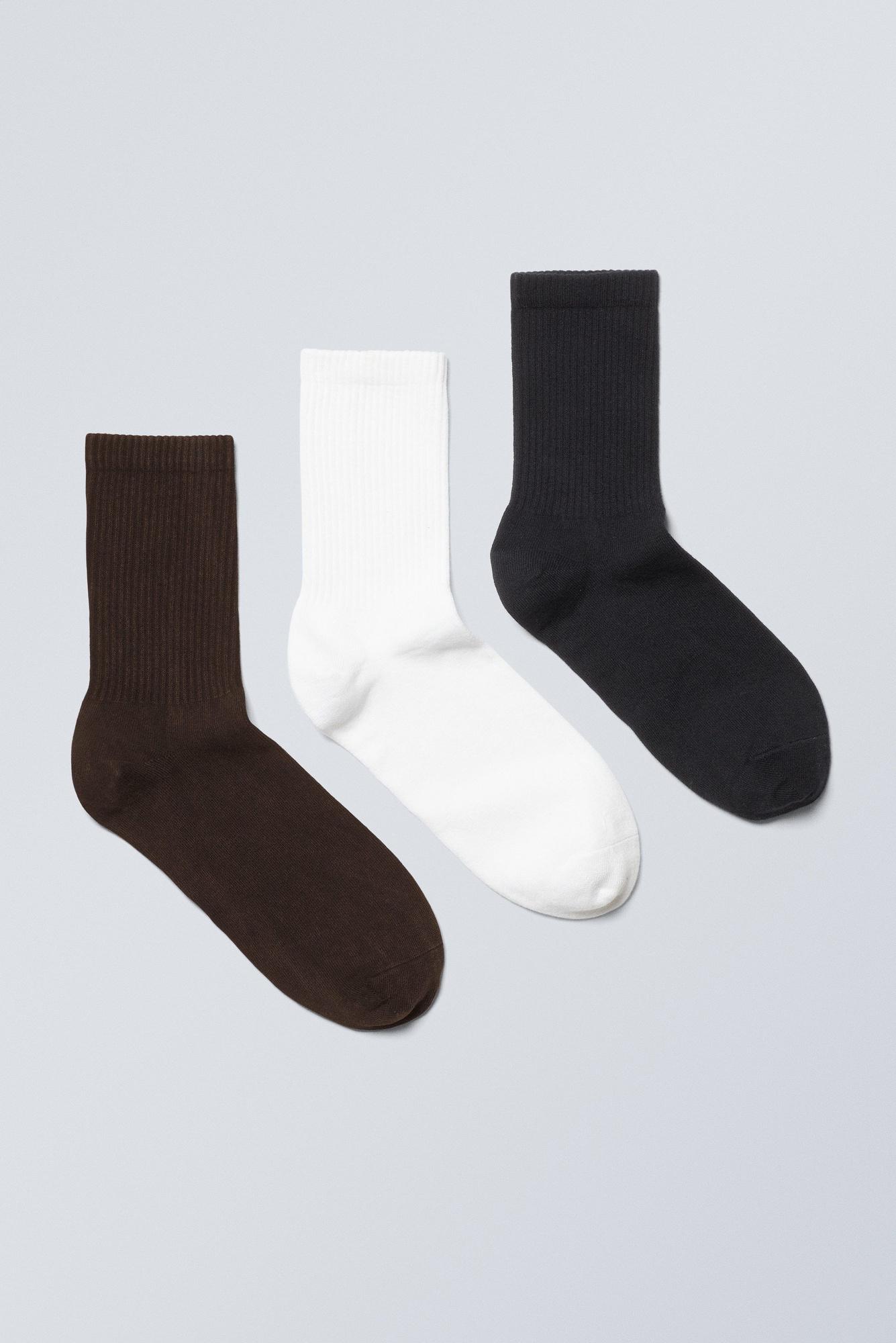WEEKDAY 3-Pack Sport Socks in Dark Brown/White/Black | endource