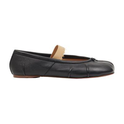 MAISON MARGIELA Tabi Ballet Flats With Elastic Bands in Black | Endource
