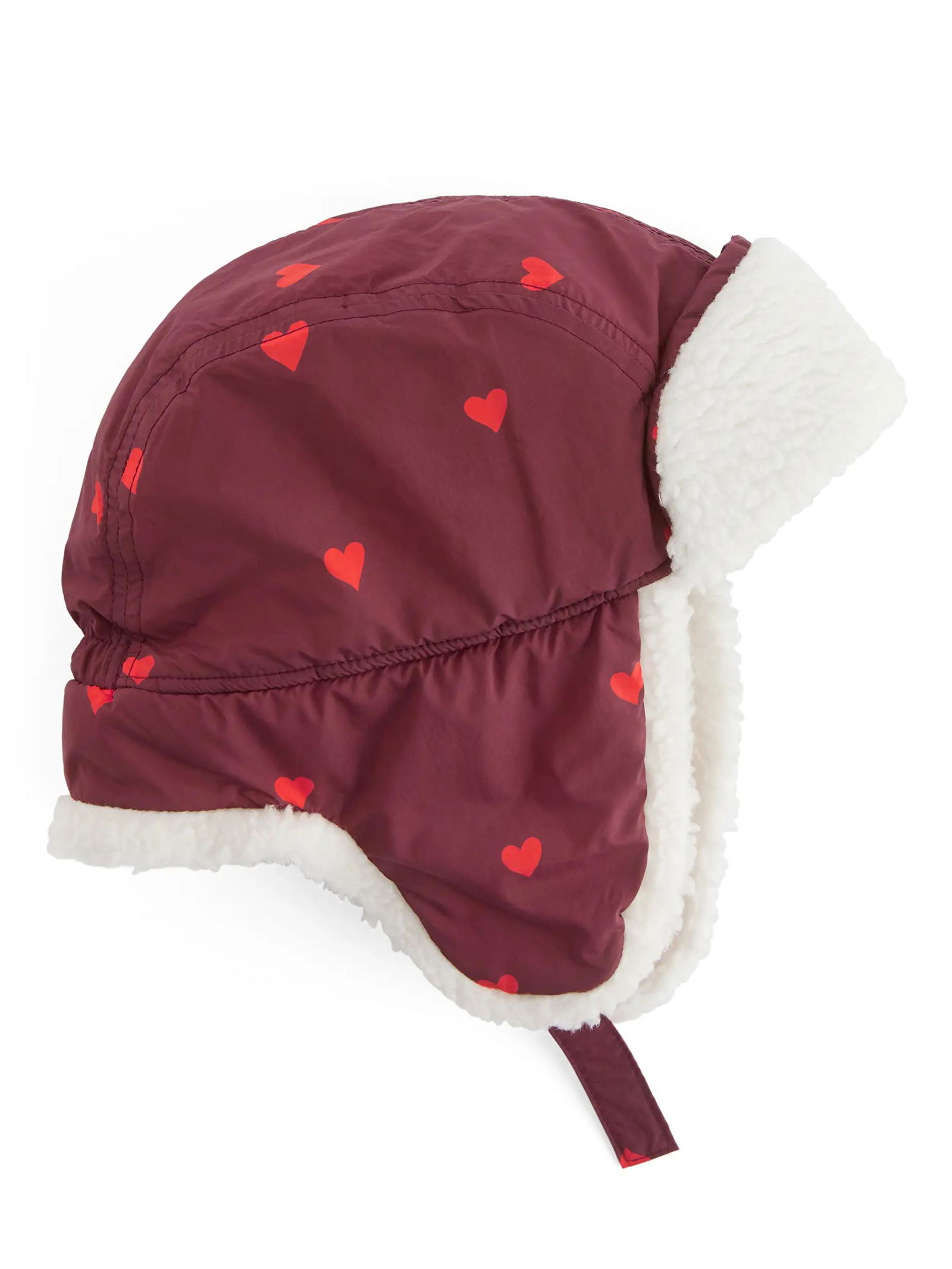 ARKET Trapper Hat in Burgundy/Red hearts | endource