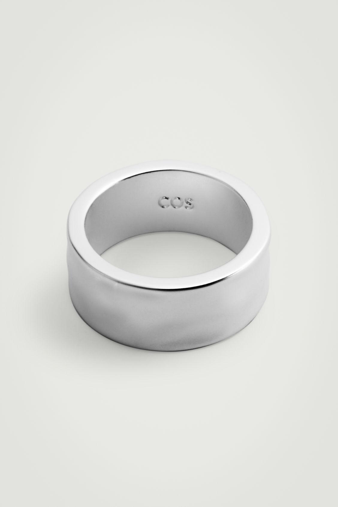 COS Chunky Matte Hammered Ring in SILVER-TONE | endource