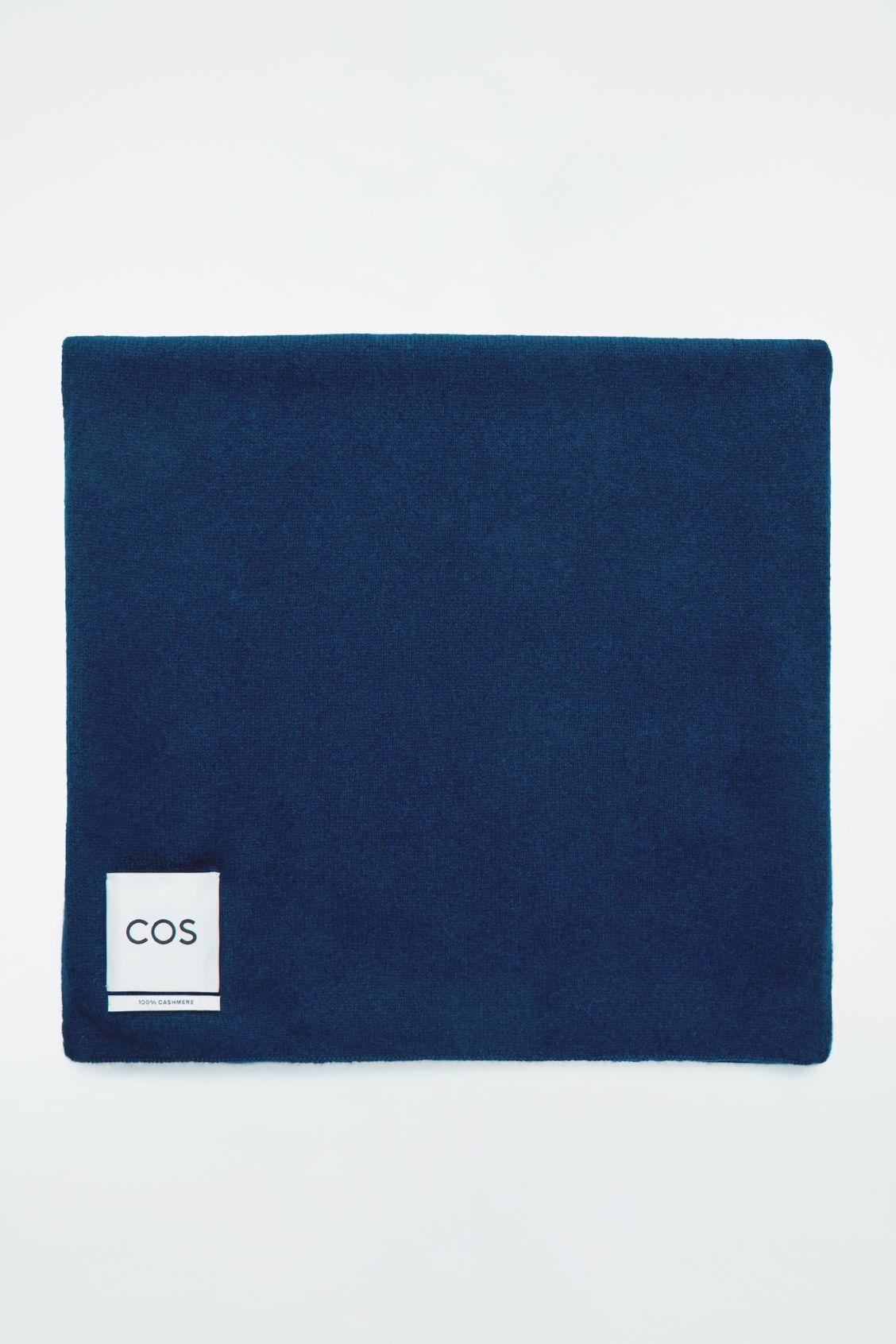 COS Pure Cashmere Scarf in ROYAL BLUE | endource
