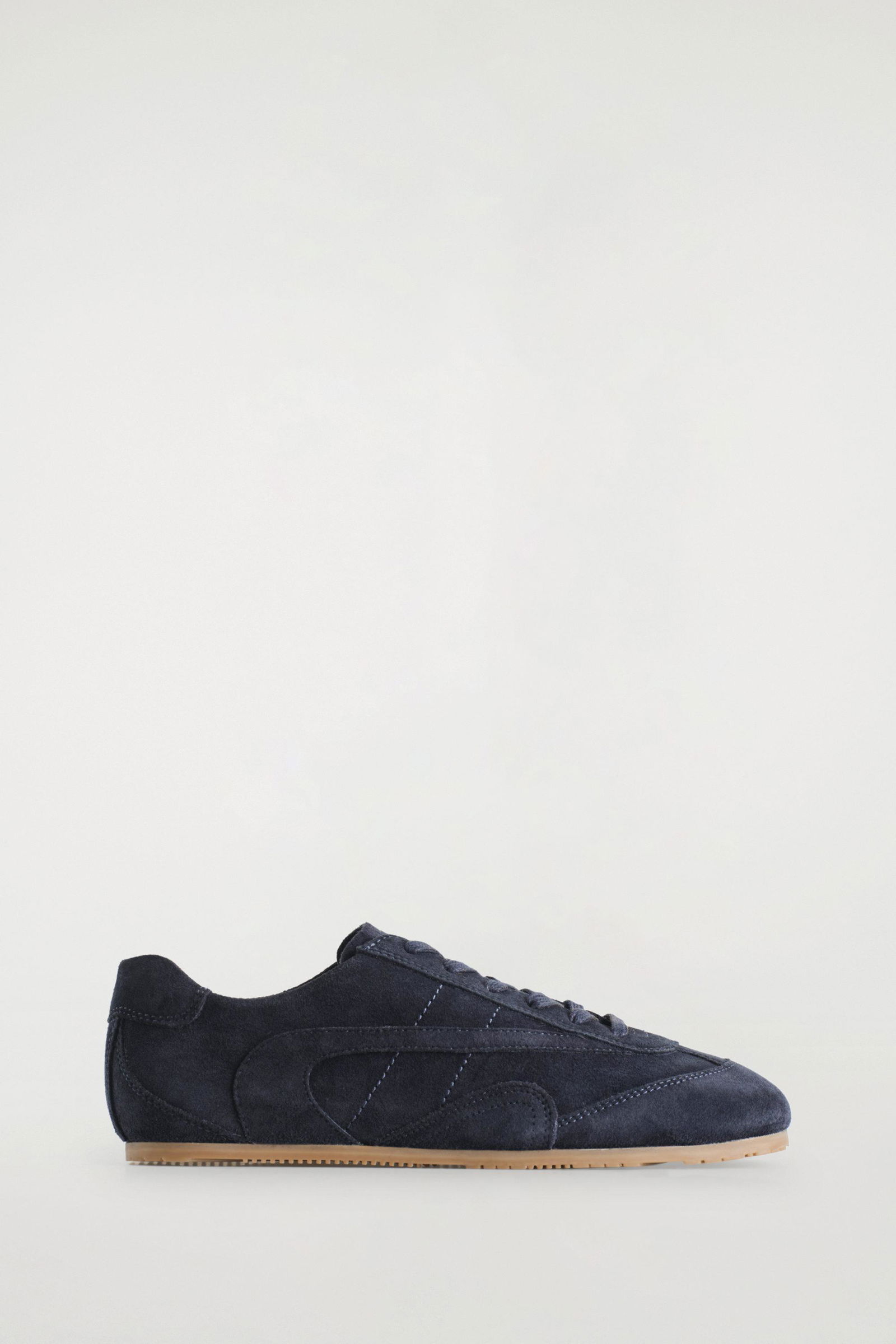 COS Minimal Leather Trainers in NAVY | endource