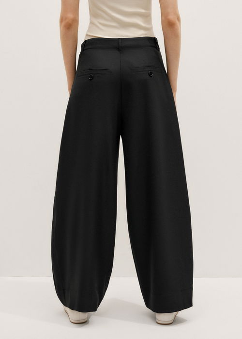 ME+EM Crease-Less Barrel Leg Trouser Black | endource