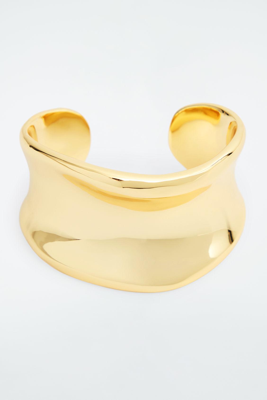 COS Sculpted Cuff in GOLD | endource