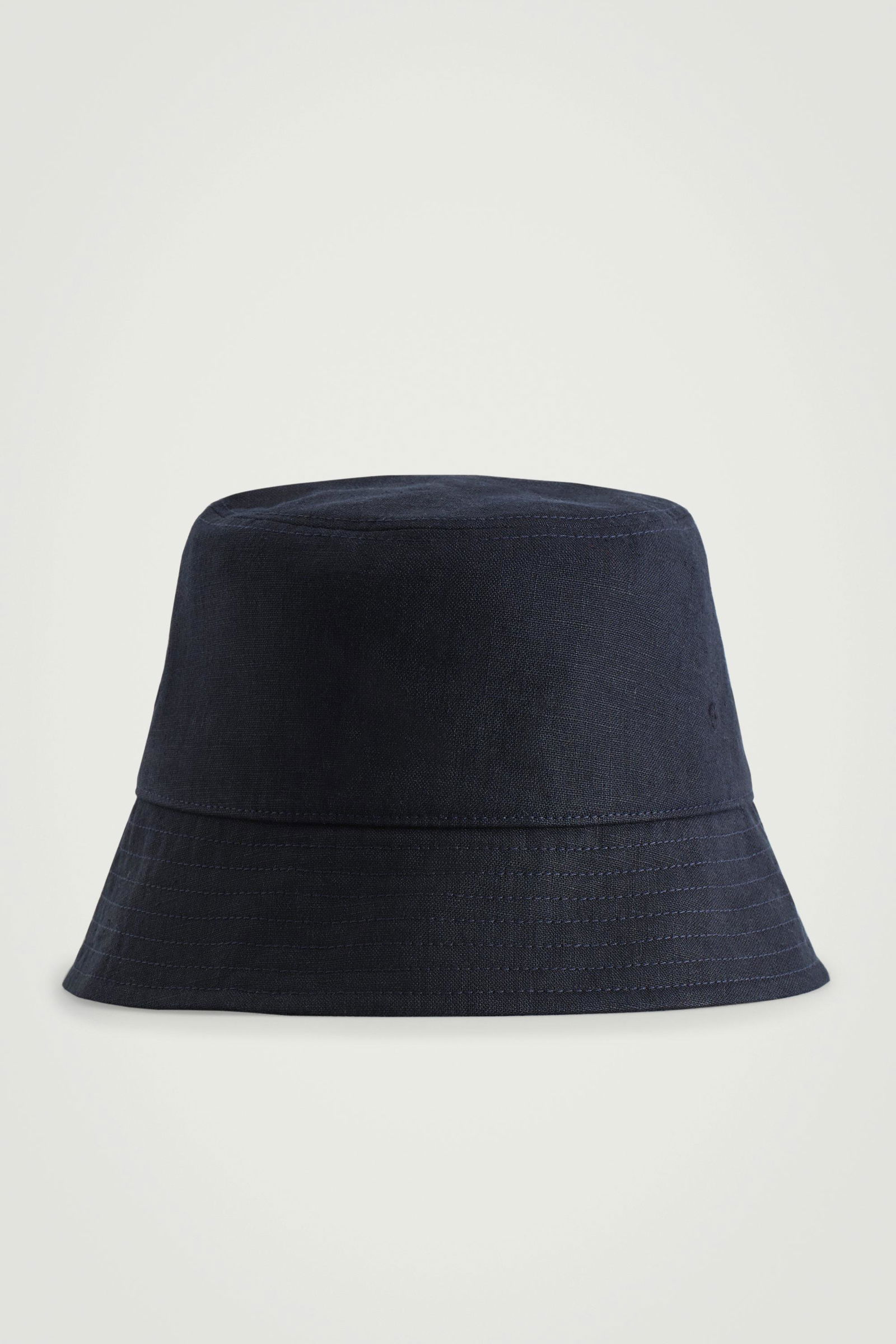 COS Linen Bucket Hat in NAVY | endource