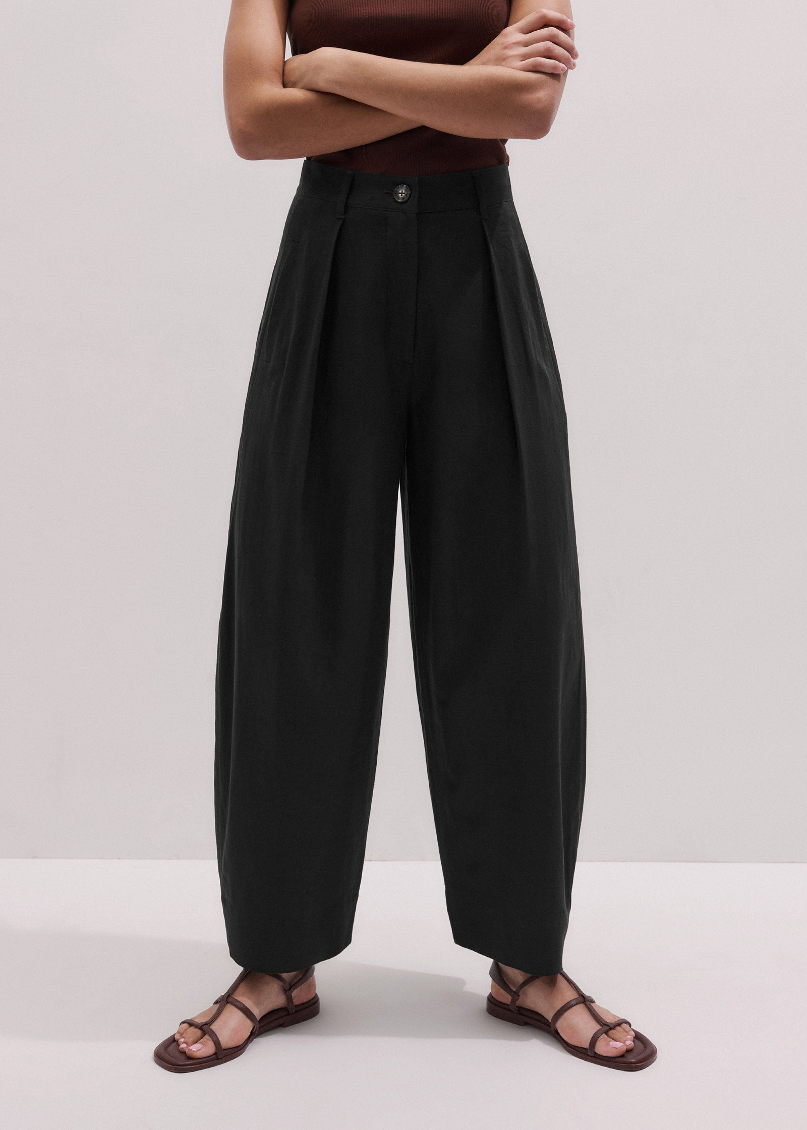 ME+EM Crease-Less Linen Exagerated Taper Trouser | endource