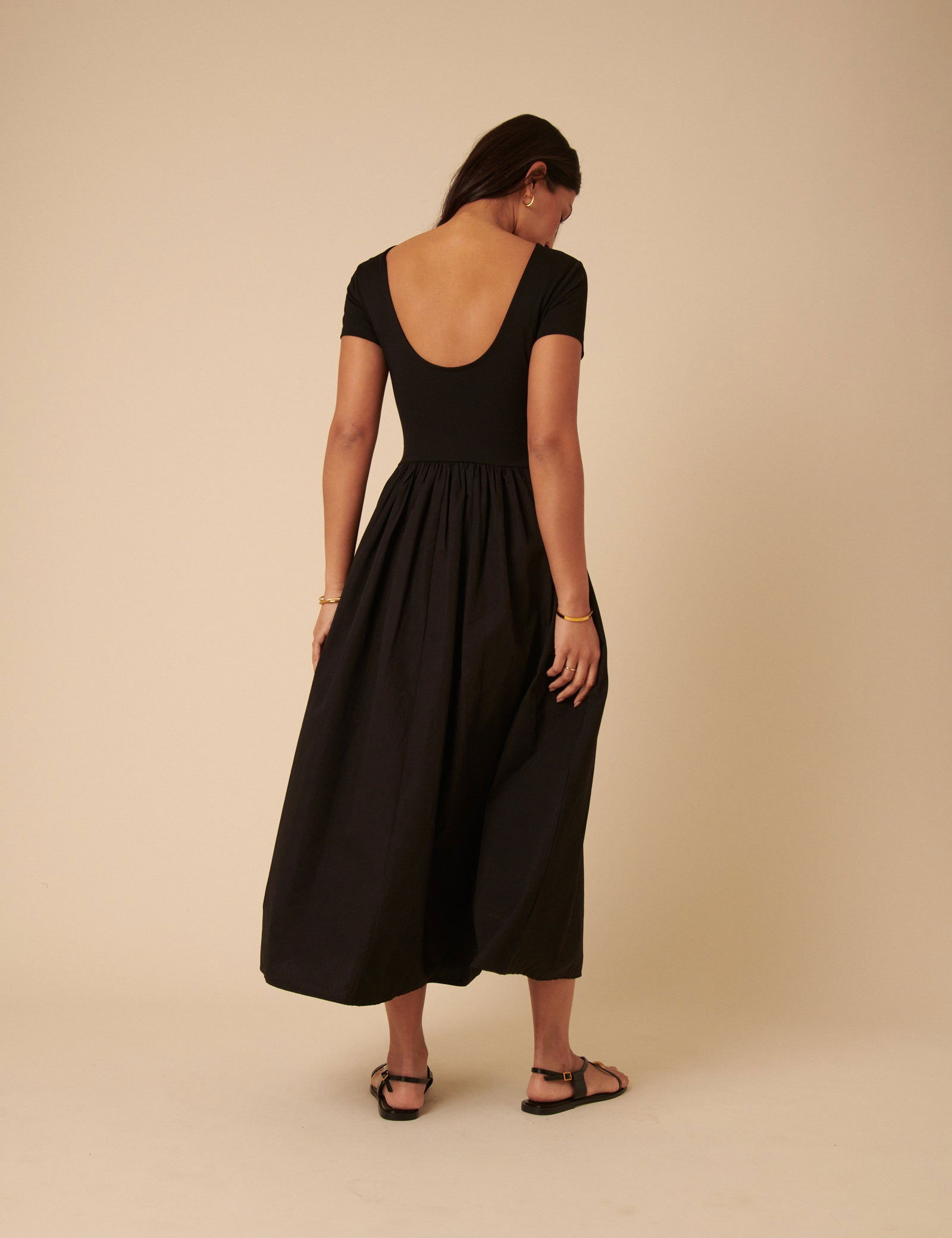 NOBODY'S CHILD Black Short Sleeve A-line Sarah Midi Dress | endource