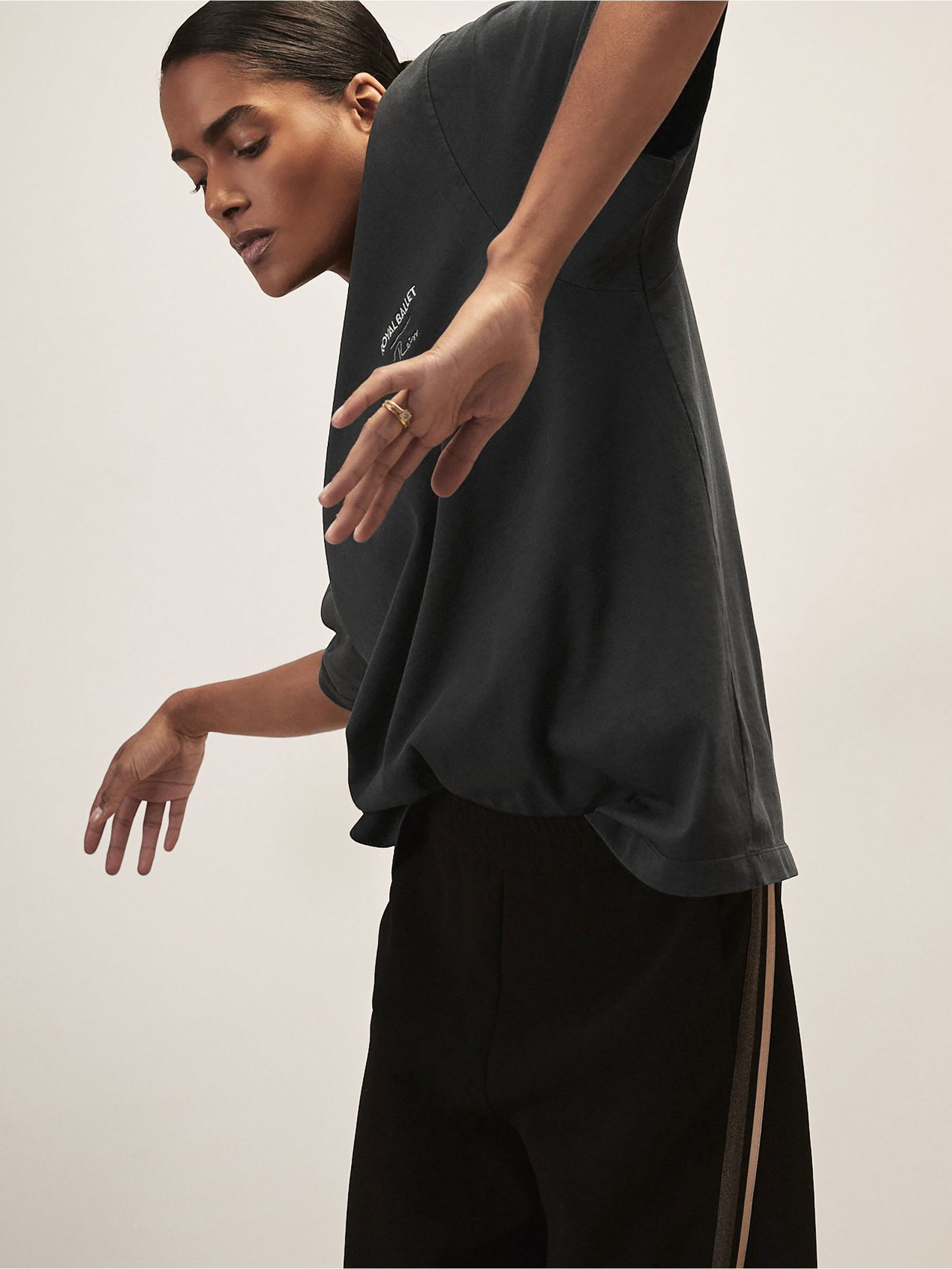 REISS | Royal Ballet Logo Unisex Fit T-Shirt In Black | endource
