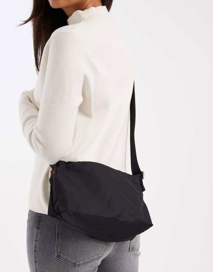 LEVI'S Ali Small Nylon Shoulder Bag In Black | endource