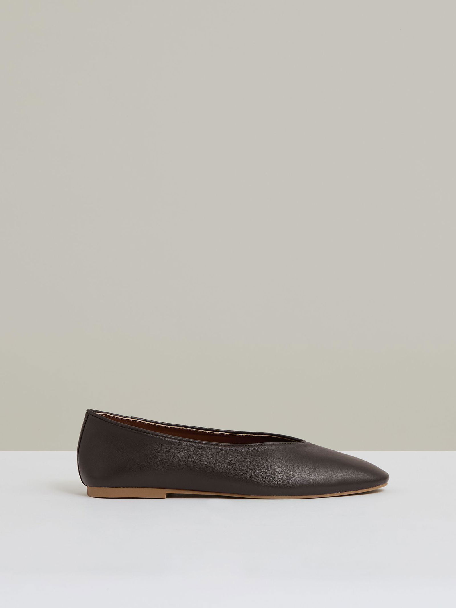 REISS Amelia Leather Rounded-Point Toe Ballet Flats in Chocolate | endource