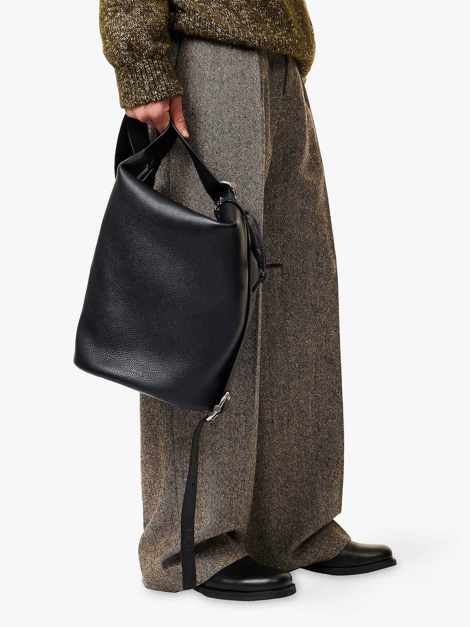 LOEWE Loop Bucket Medium Leather Shoulder Bag | endource