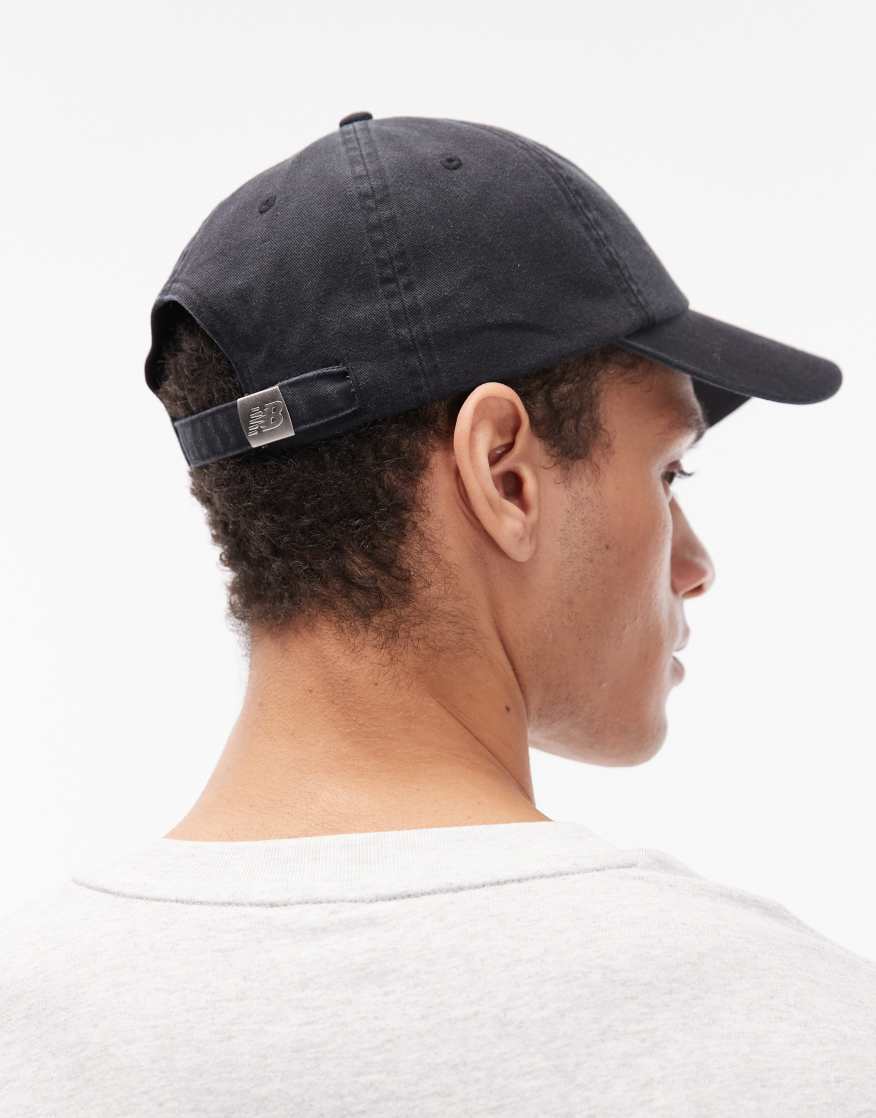 NEW BALANCE Patch Logo Hat In Black | endource