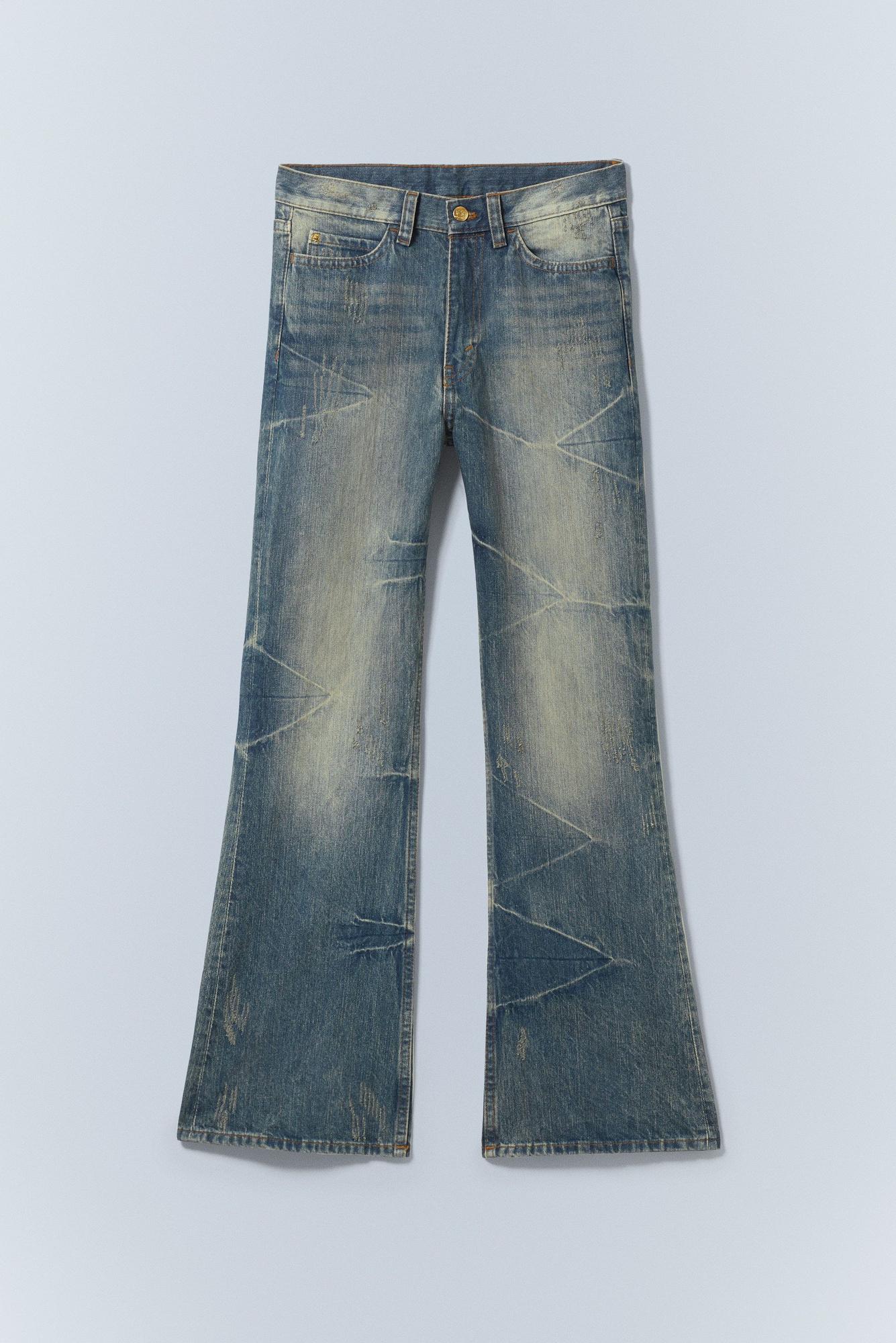 WEEKDAY Boo Bootleg Low Waist Regular Bootcut Jeans in Canyon Blue ...