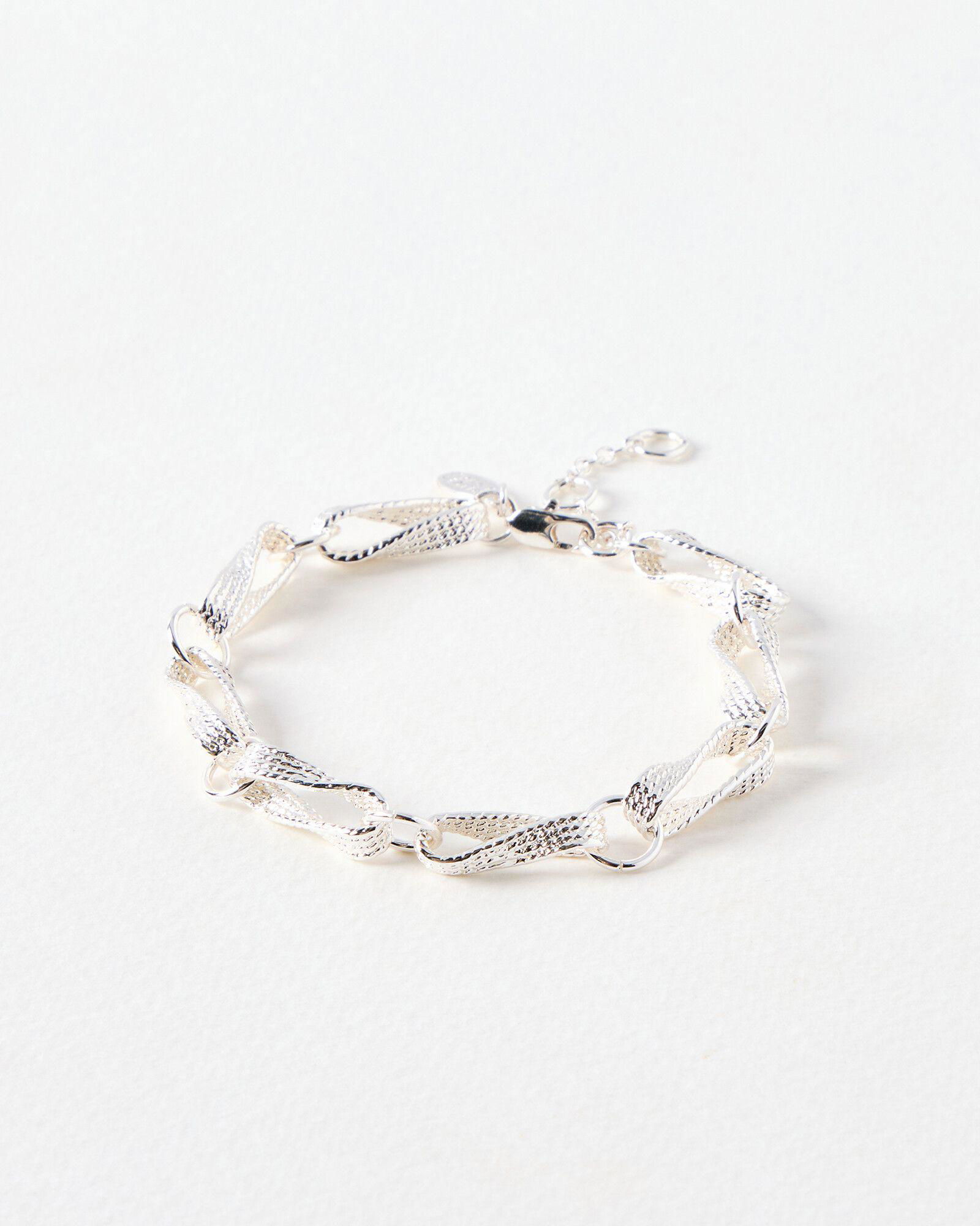 OLIVER BONAS Leia Twisted Bar Silver Chunky Chain Bracelet in Silver | Endource