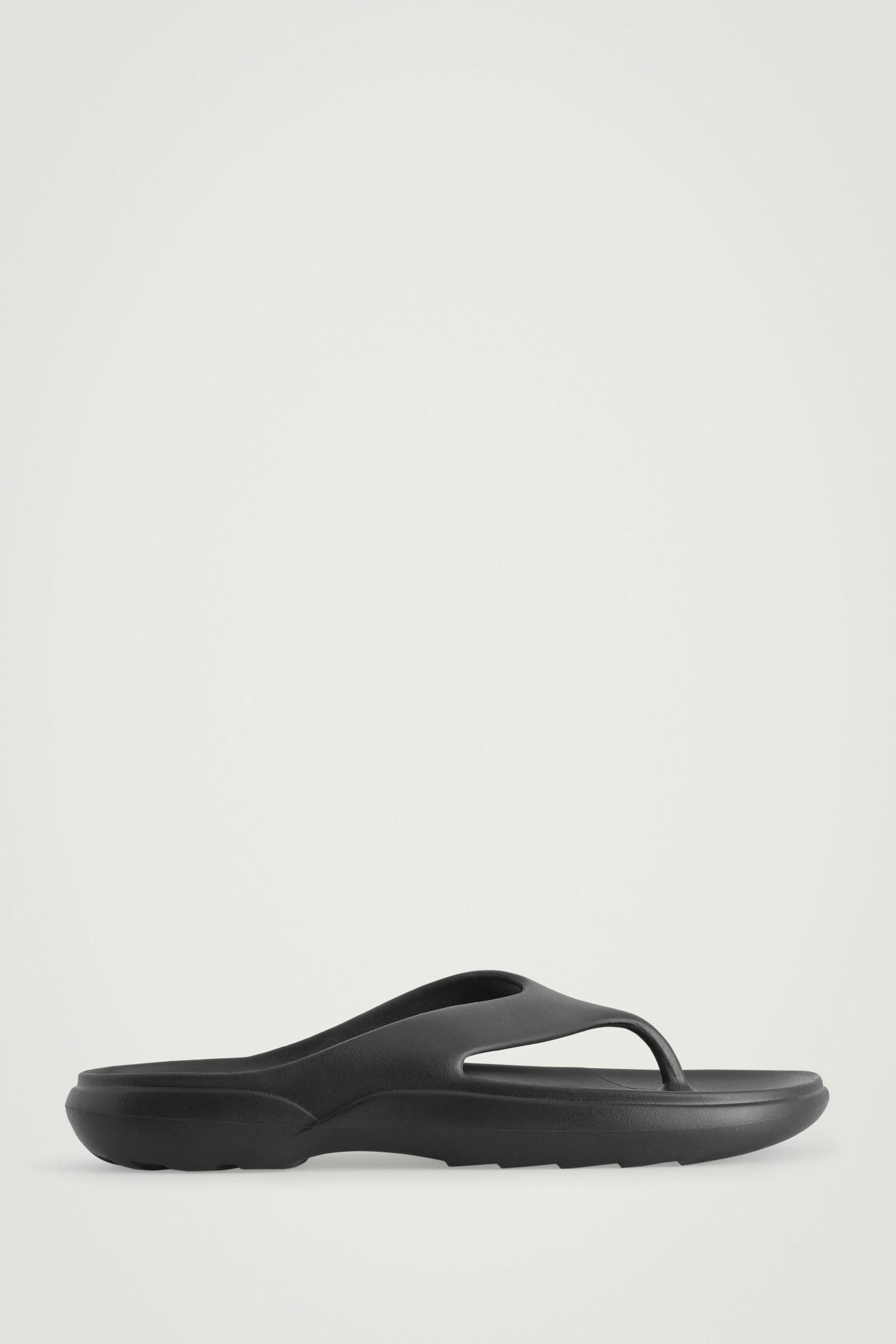 COS Lightweight EVA Flip Flops in BLACK | endource