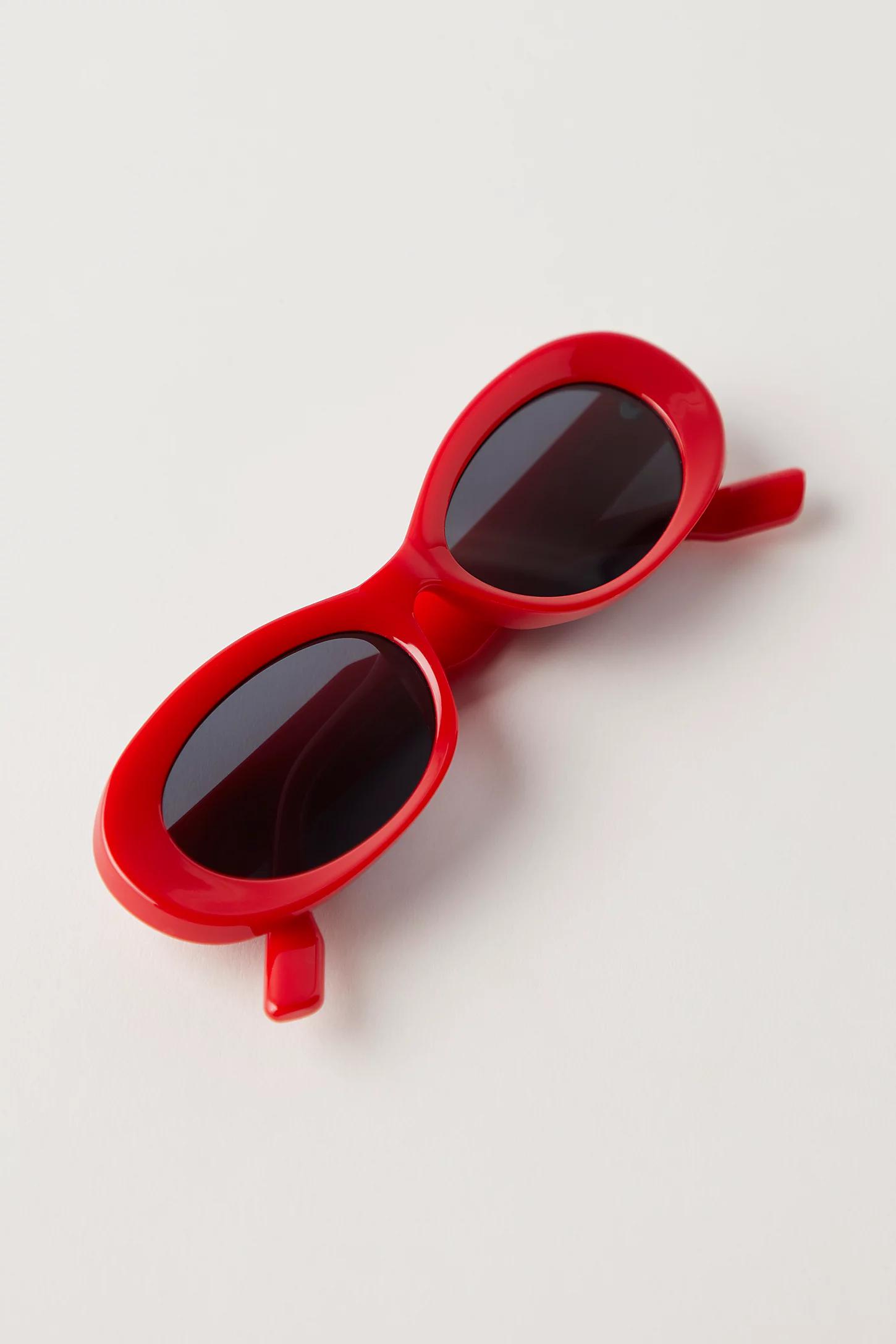FREE PEOPLE Sola Round Sunglasses in Red With Black Lens | endource