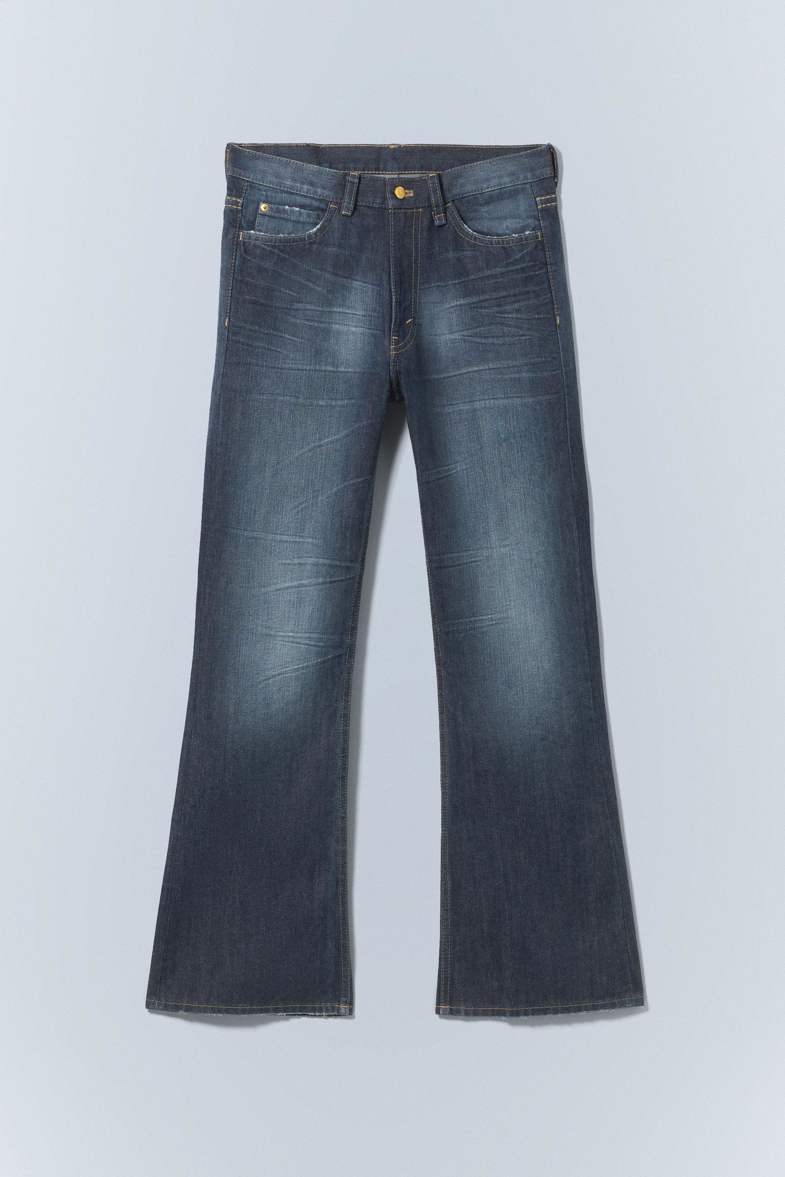 WEEKDAY Boo Bootleg Low Waist Regular Bootcut Jeans in Star Blue | endource