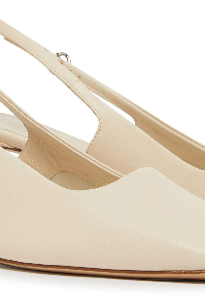 AEYDE Eliza Pumps in Beige | endource
