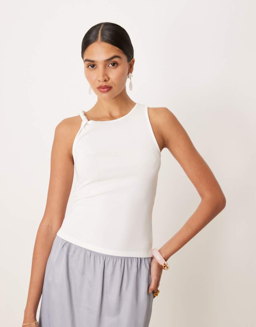 MANGO Vest With Twisted Shoulder Detail in WHITE | endource