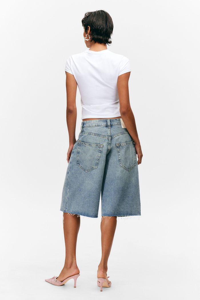 WEEKDAY Peggy Low Waist Loose Baggy Leg Denim Shorts | endource