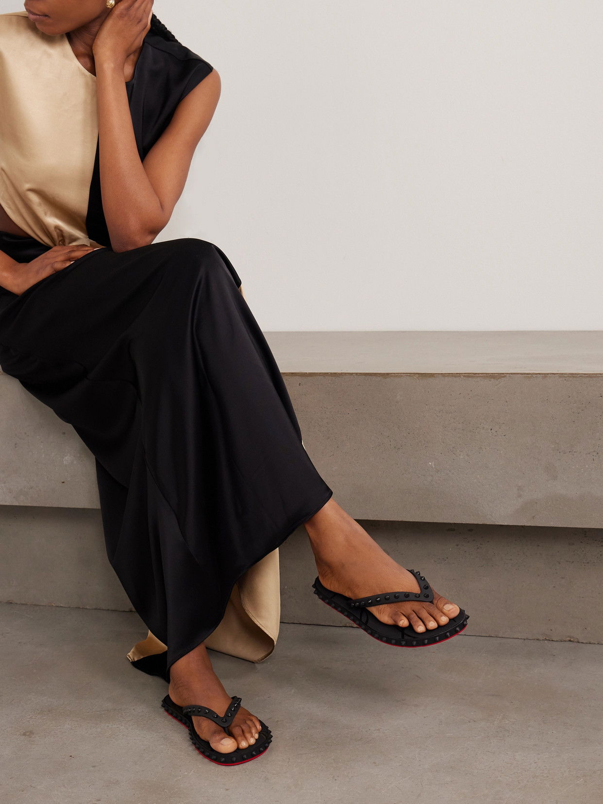 CHRISTIAN LOUBOUTIN Super Loubi Studded Rubber Flip Flops | endource