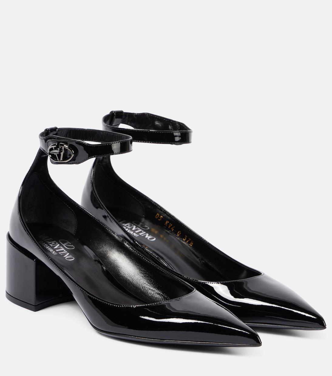 VALENTINO GARAVANI VLogo Lockette Leather Pumps in Black | endource