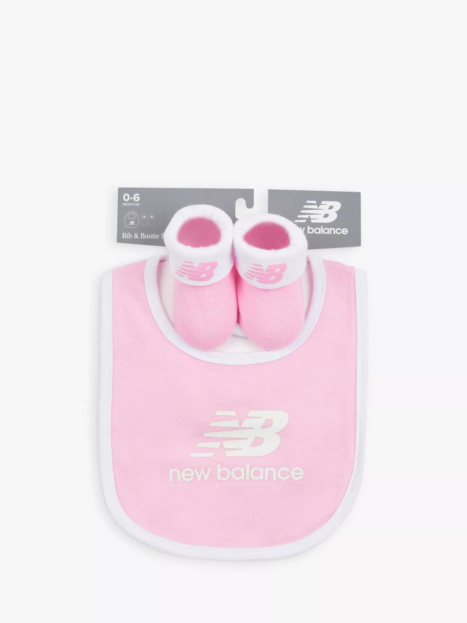 NEW BALANCE Bib and Booties Set in Lilac Sachet | endource