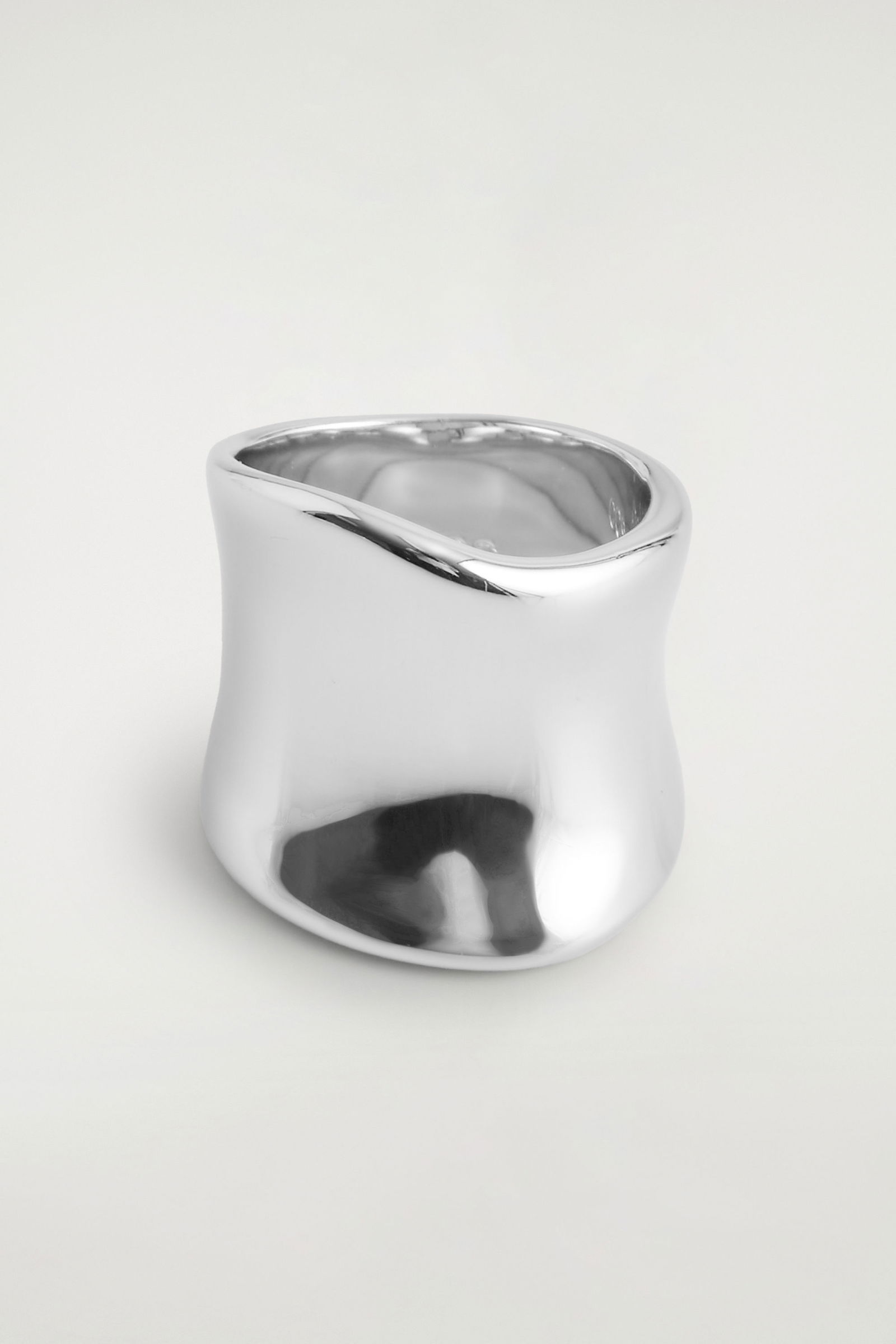 COS Elongated Sculpted Ring | endource