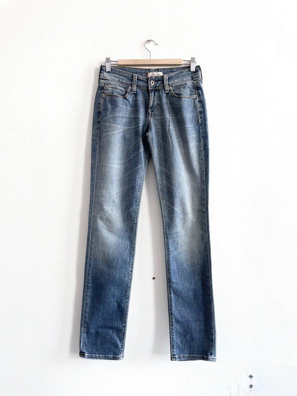 LEVI'S Slim Fit Jeans in Blue | Endource