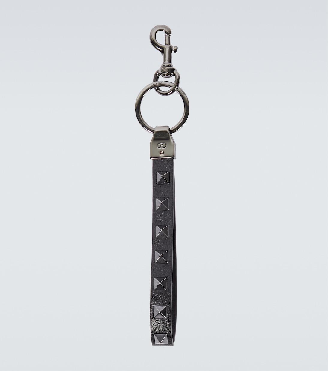 VALENTINO GARAVANI Rockstud Leather Keychain in Black | endource