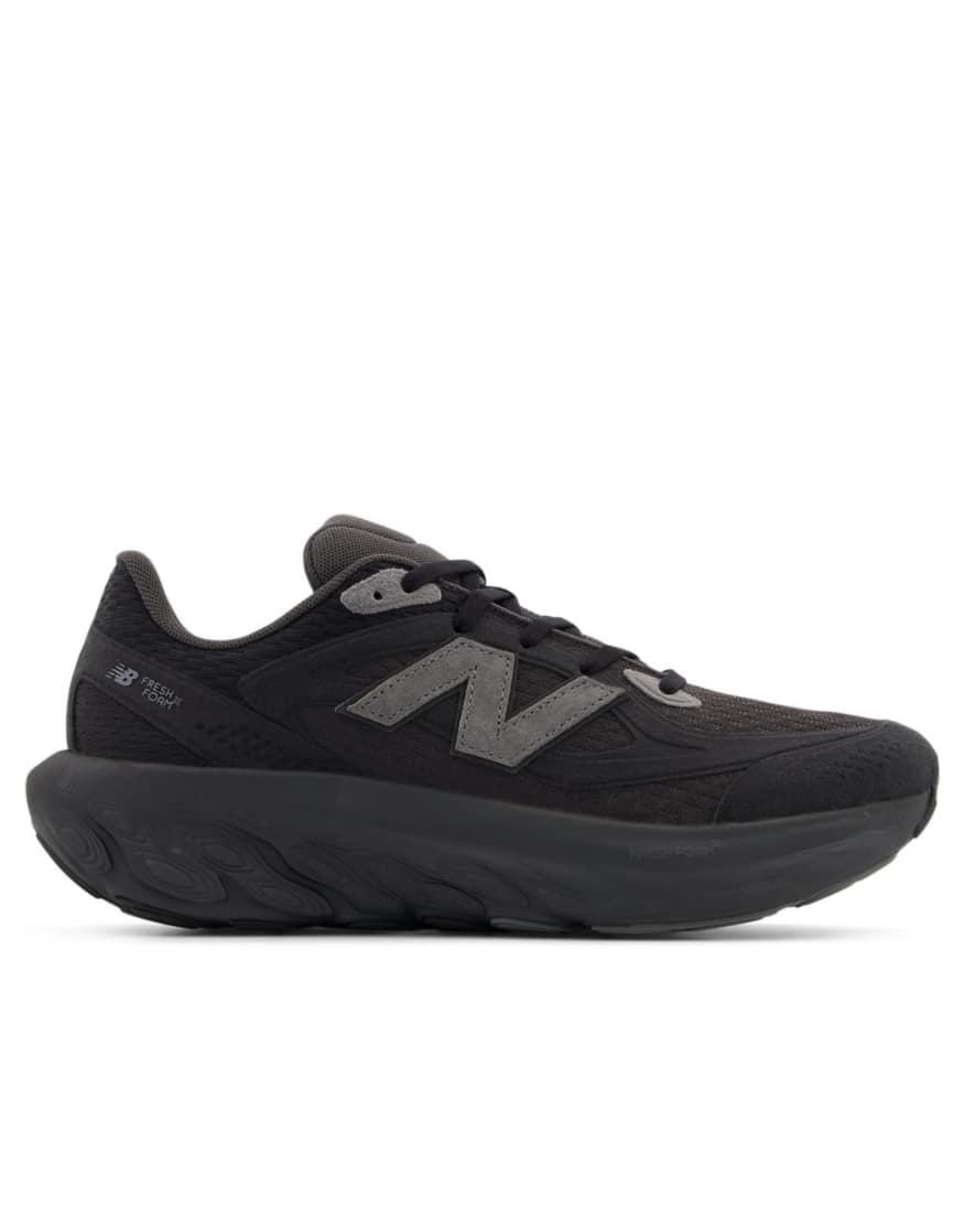 NEW BALANCE 800 Trainers in Black Cement | endource