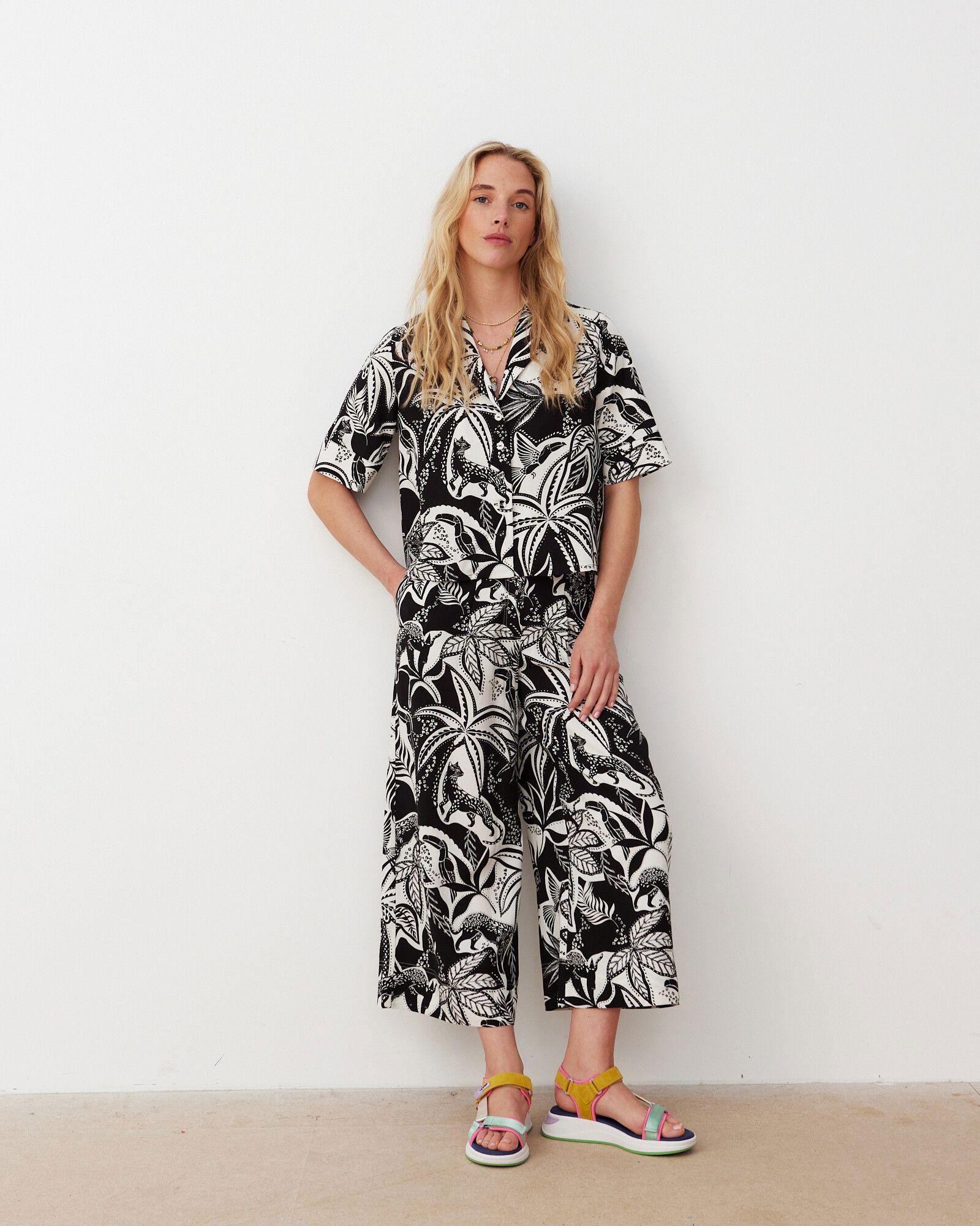OLIVER BONAS Monochrome Tropical Basque Wide Leg Cropped Trousers in ...