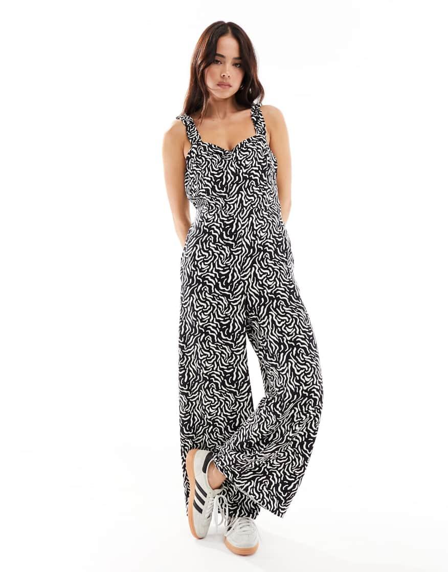 NOBODY'S CHILD Gill Wide Leg Jumpsuit in Black and white | endource