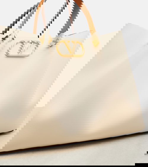 VALENTINO GARAVANI VLogo Medium Leather Tote Bag | endource