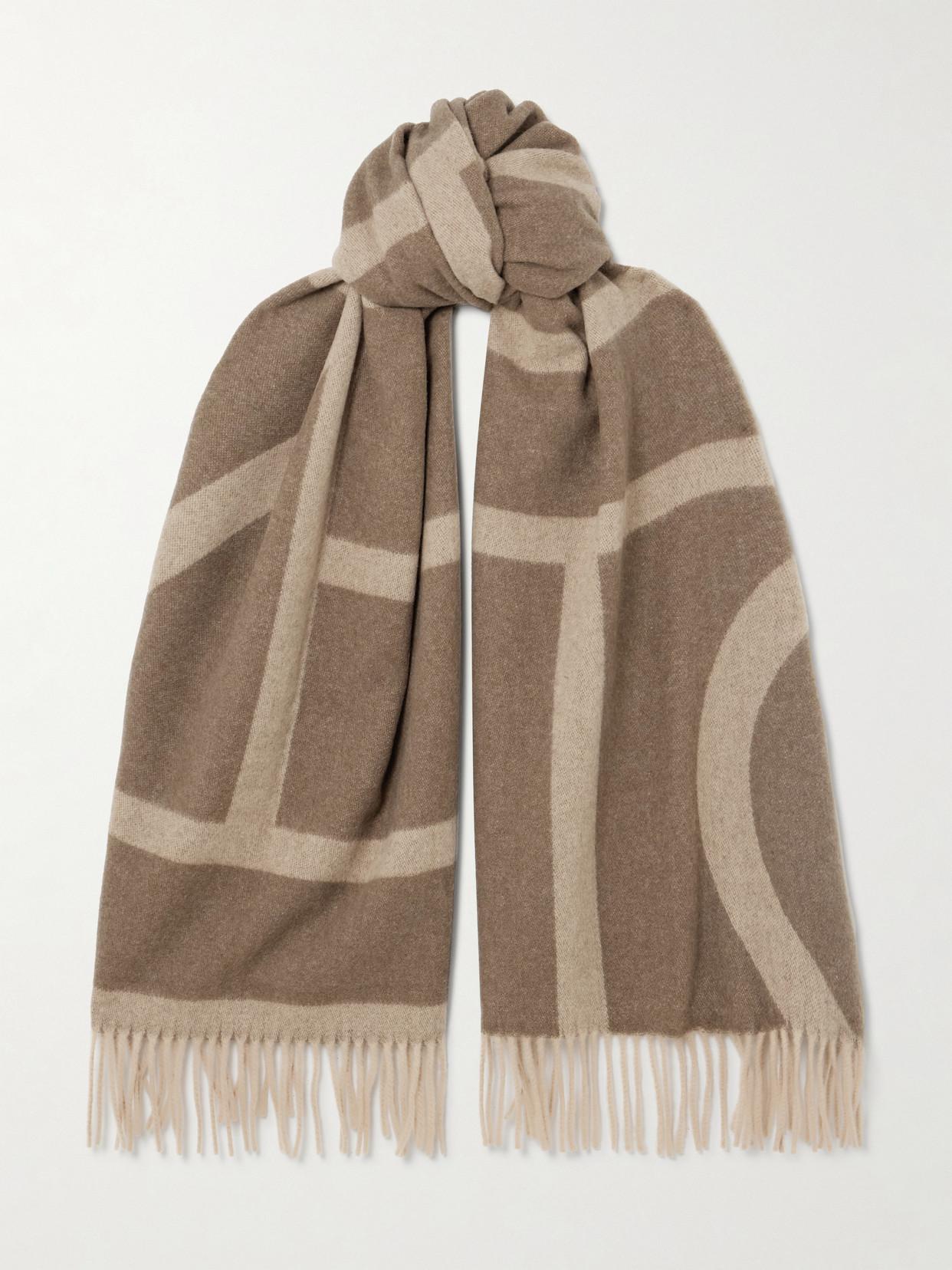 TOTEME Fringed Wool-Jacquard Scarf in Brown | endource