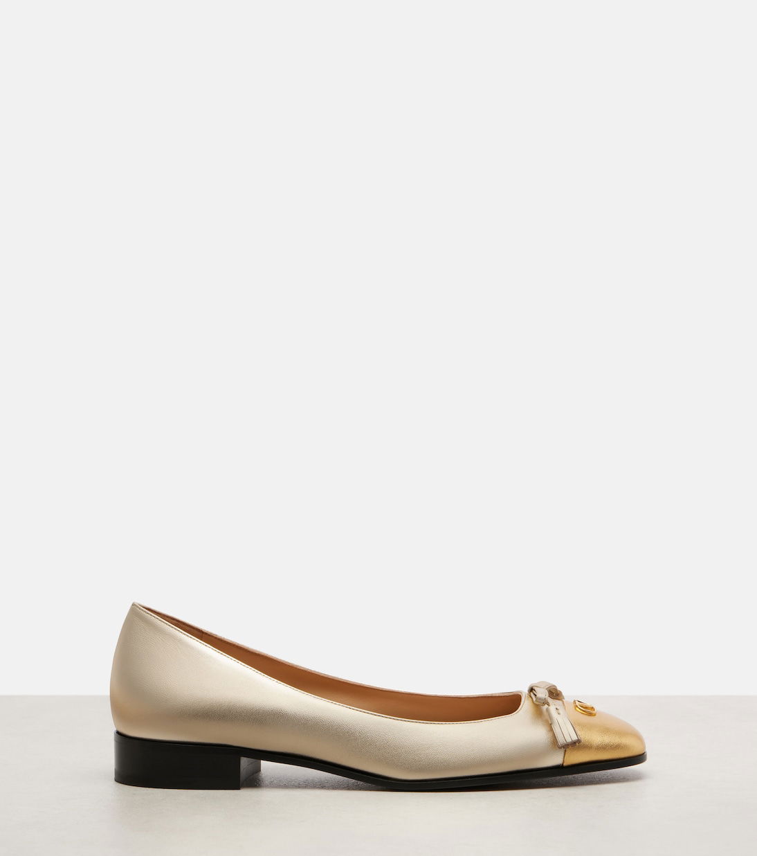VALENTINO GARAVANI Valet Du Roi Metallic Leather Ballet Flats | endource