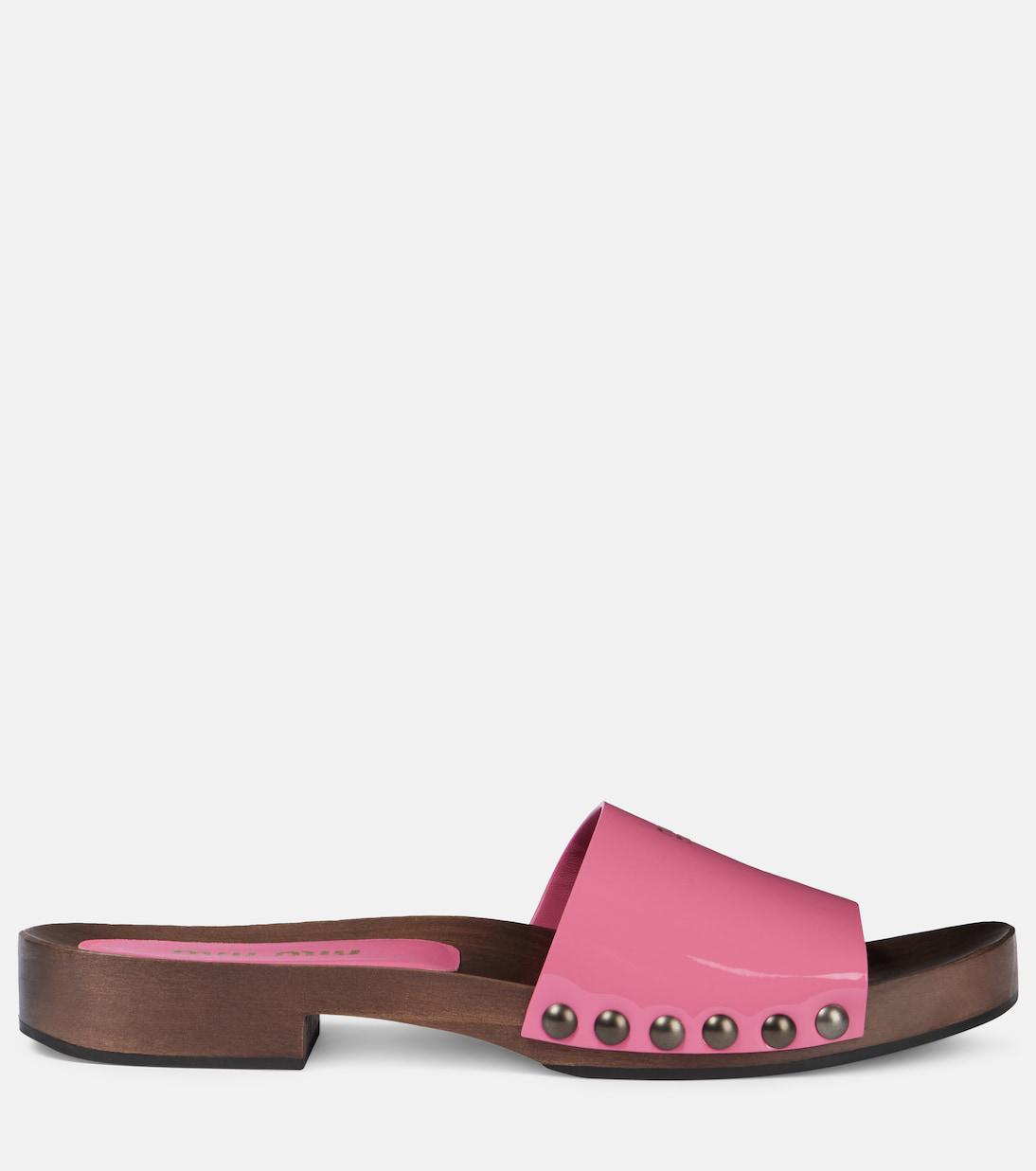 MIU MIU Patent Leather Clogs in Pink | endource