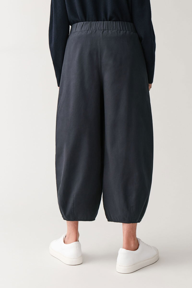 COS Wide-Leg Cotton Culottes in navy | endource