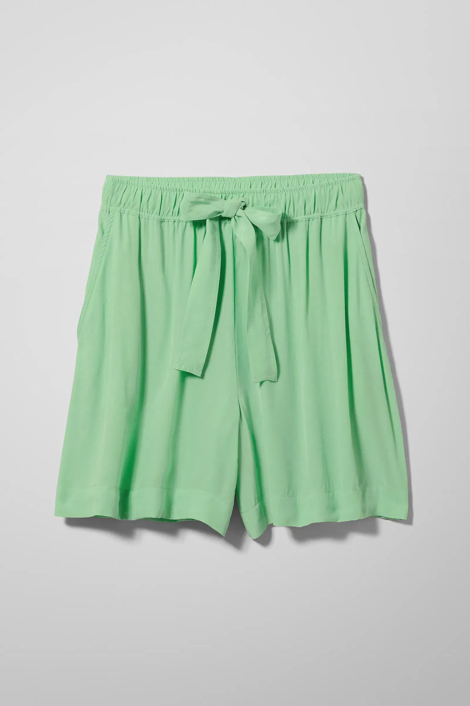 WEEKDAY Hazel Shorts | endource