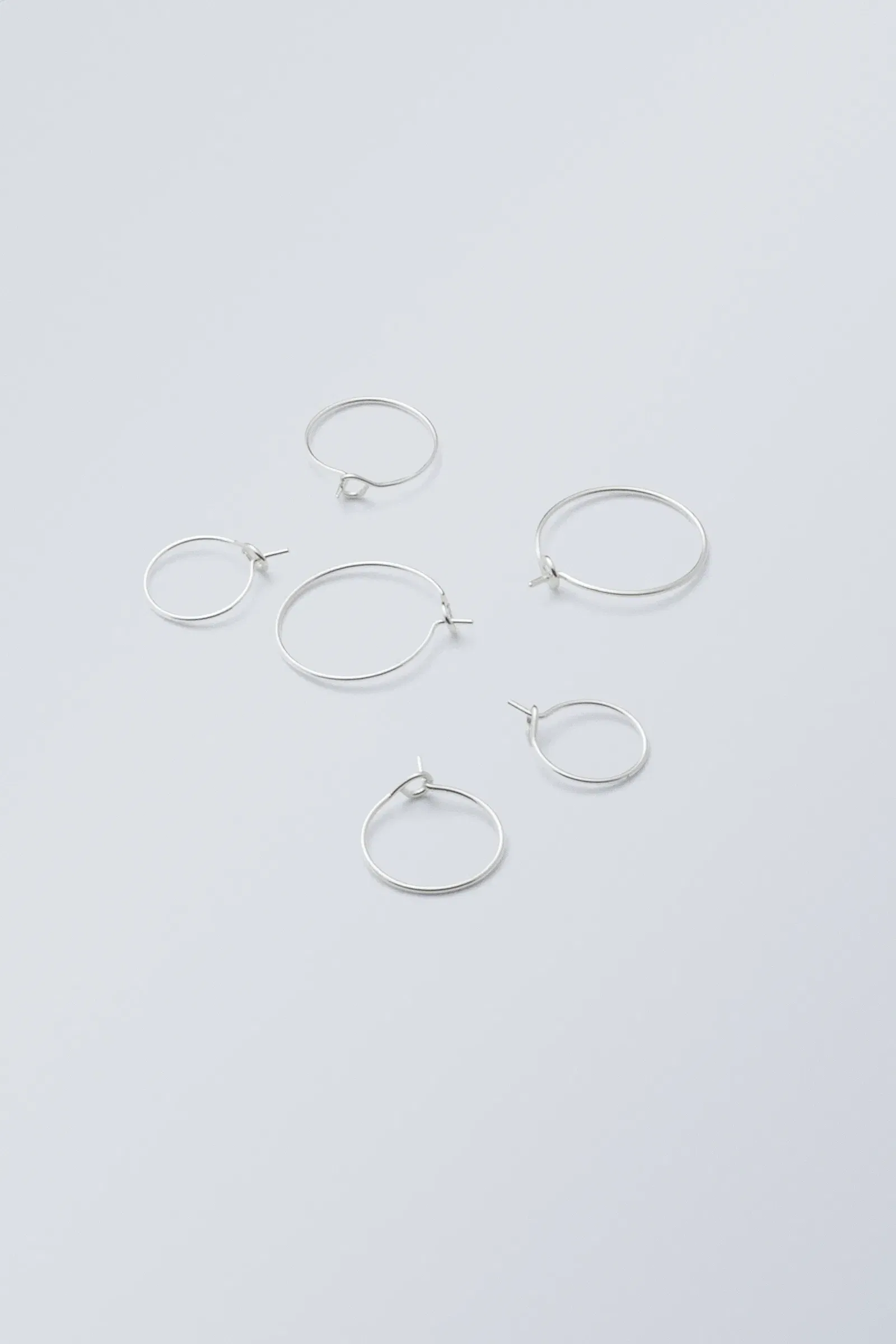 WEEKDAY Basic Hoop Pack in Silver | endource