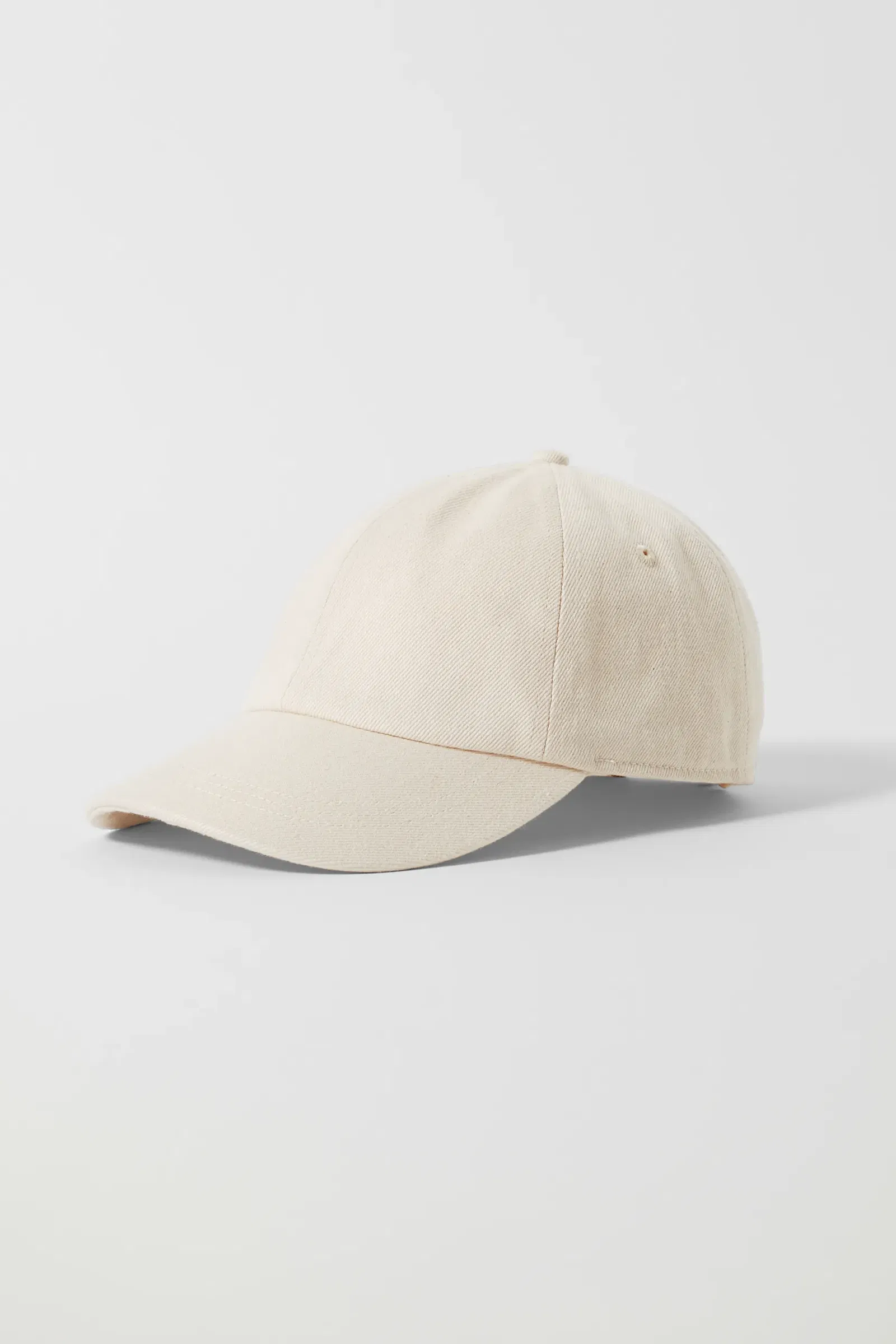 WEEKDAY Cusp Cap in Off-white | endource