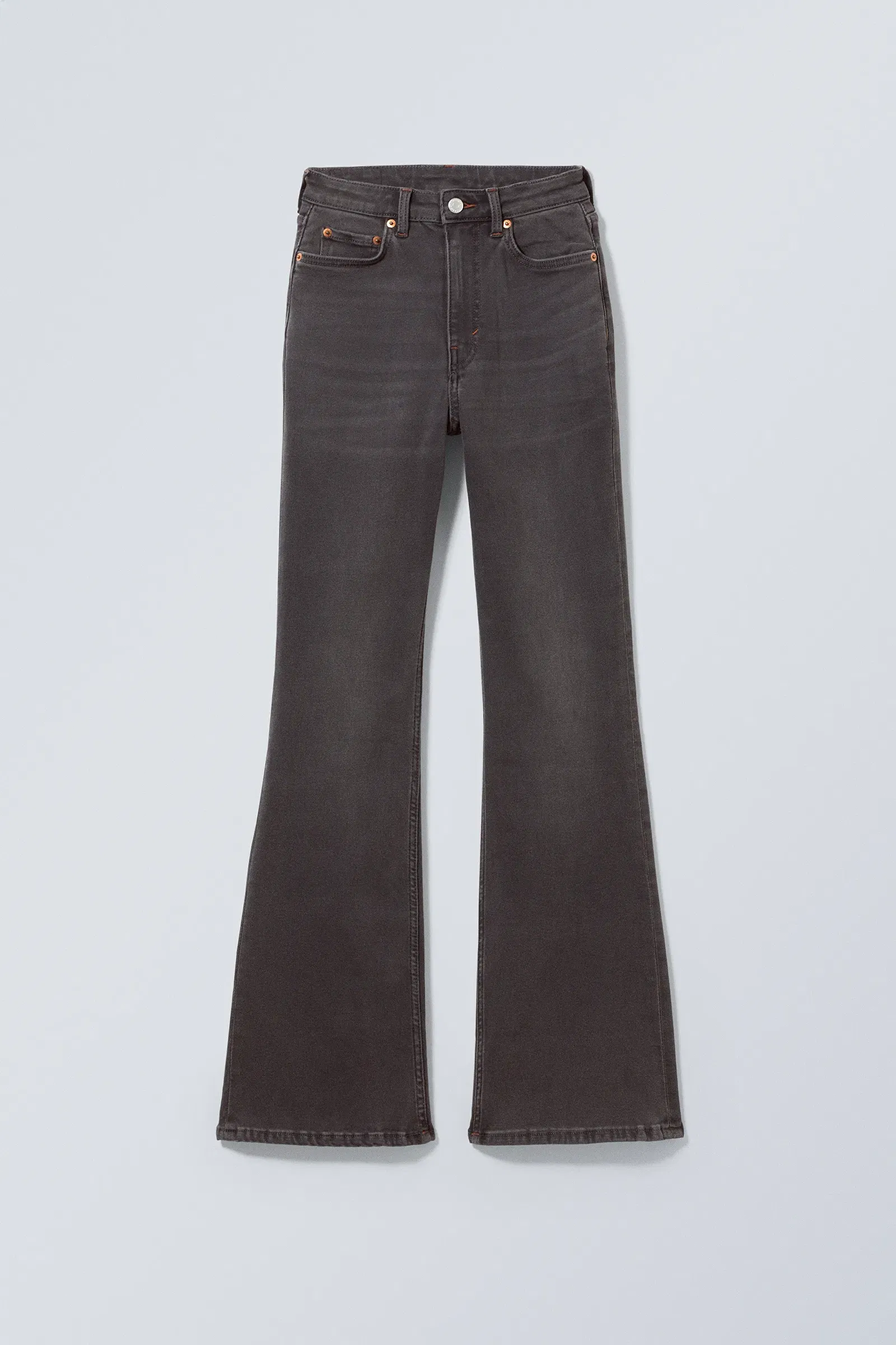 WEEKDAY Glow Curve High Flared Jeans in Anthracite Black | Endource