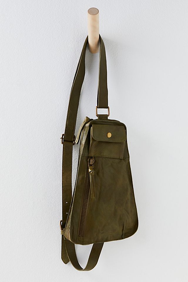 FREE PEOPLE Jagger Leather Sling in Black | endource