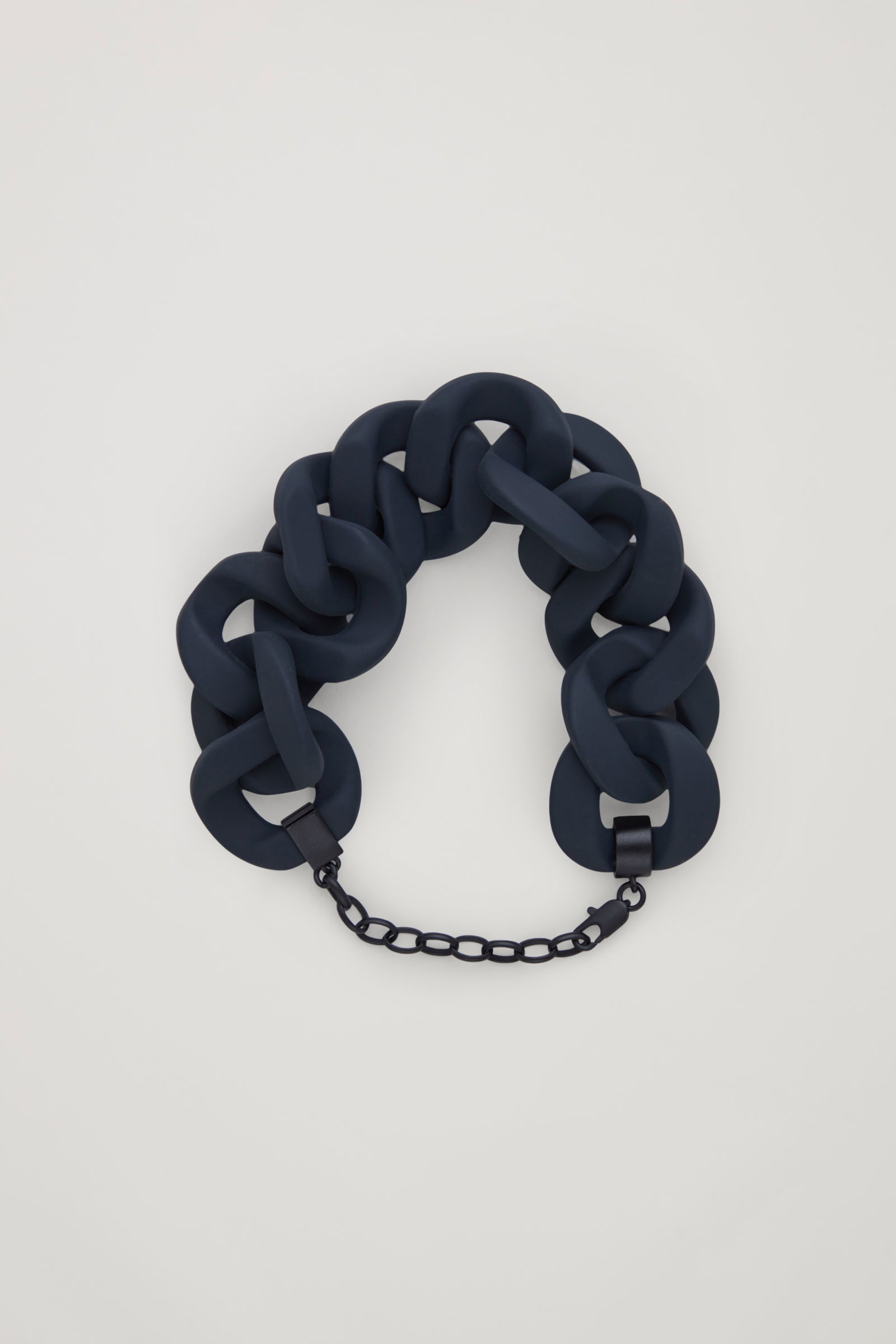 COS Chunky Ankle Bracelet in navy | Endource
